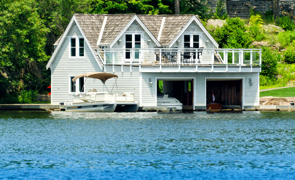 How To Create the Perfect Lake House for Summer - B2 Cafe