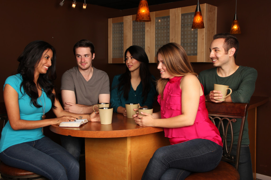 What to Do When Building a Community Club - B2 Cafe