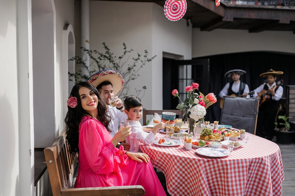 International Family Food Adventure - Tips for Families - B2 Cafe